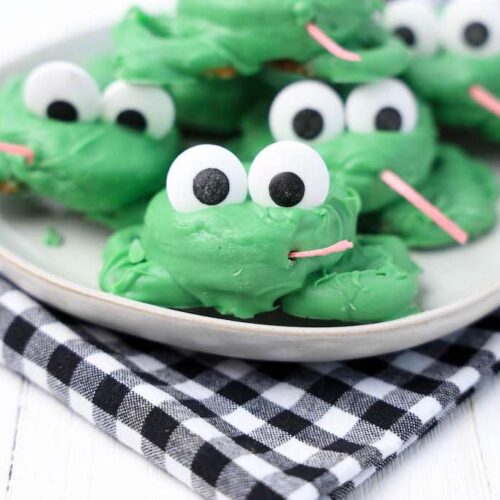 Enchanting Oreo Frog Cookies - Irresistibly Sweet Treat